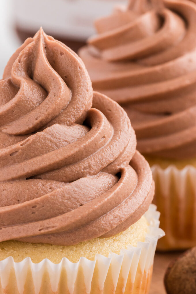 Fluffy Nutella Buttercream Frosting Recipe