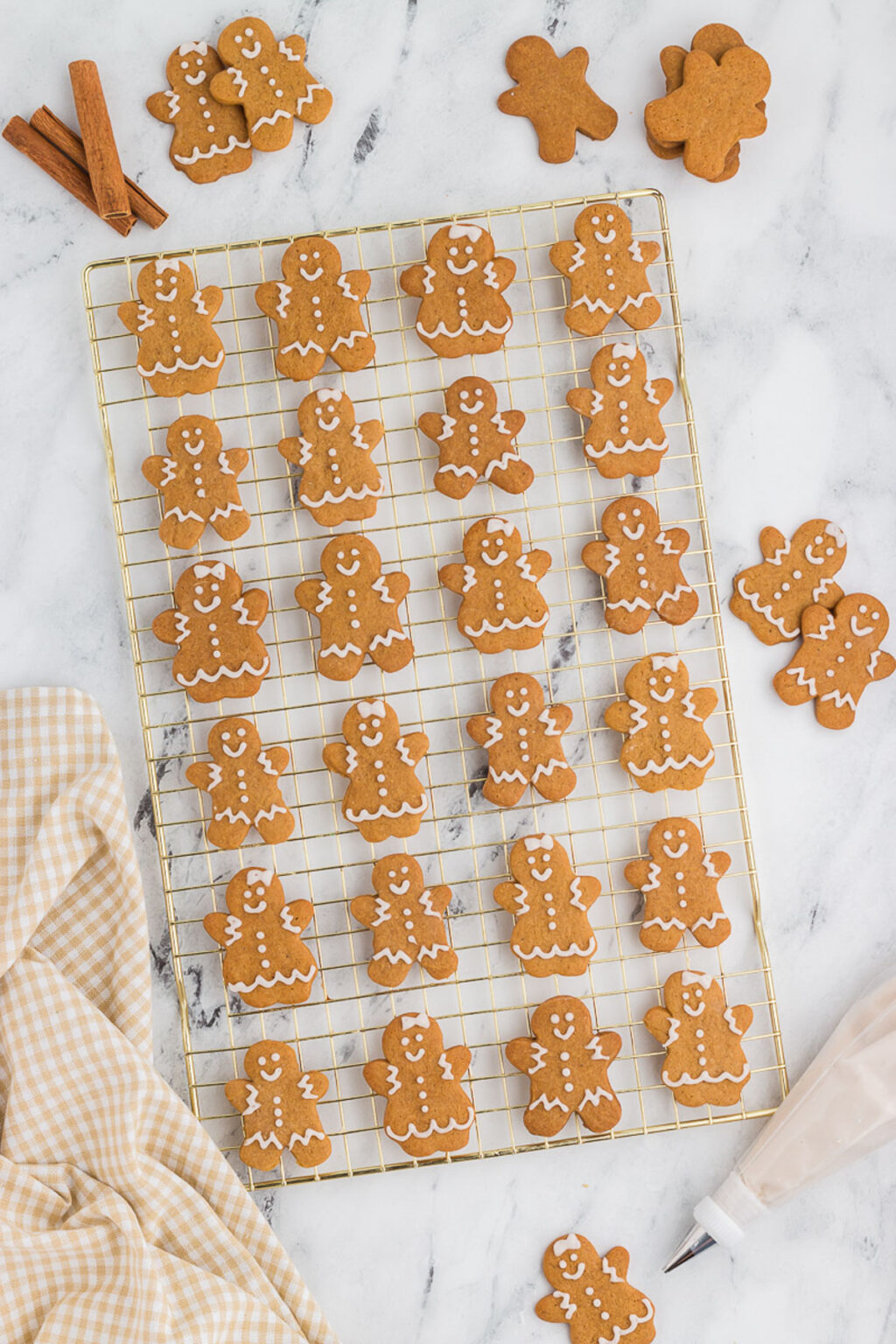 Mini Gingerbread Men (& Women!) Cookies