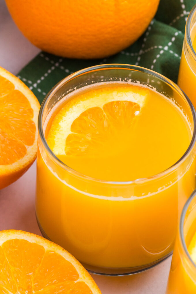 Fresh-Squeezed Orange Juice (+ the Best Oranges for Juicing)