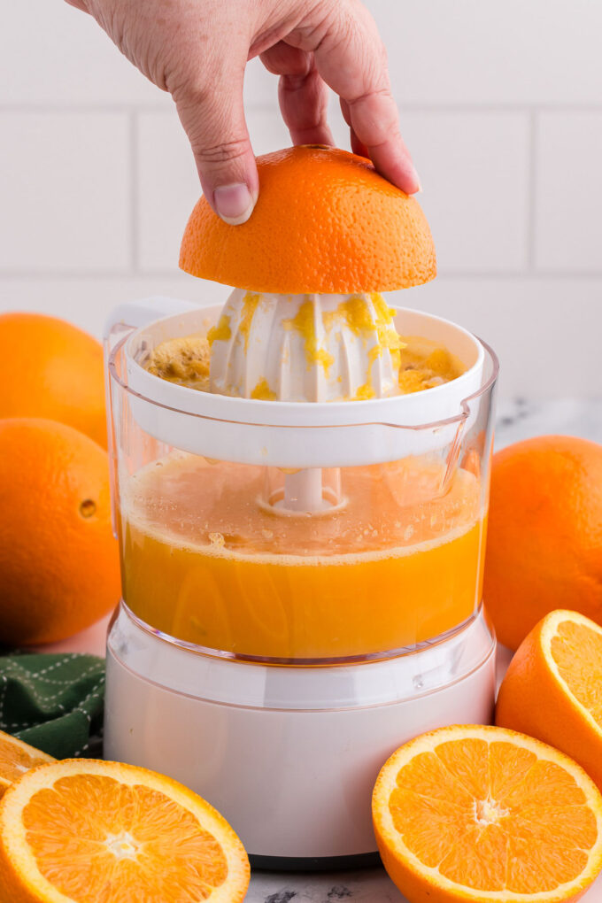 Fresh-Squeezed Orange Juice (+ the Best Oranges for Juicing)